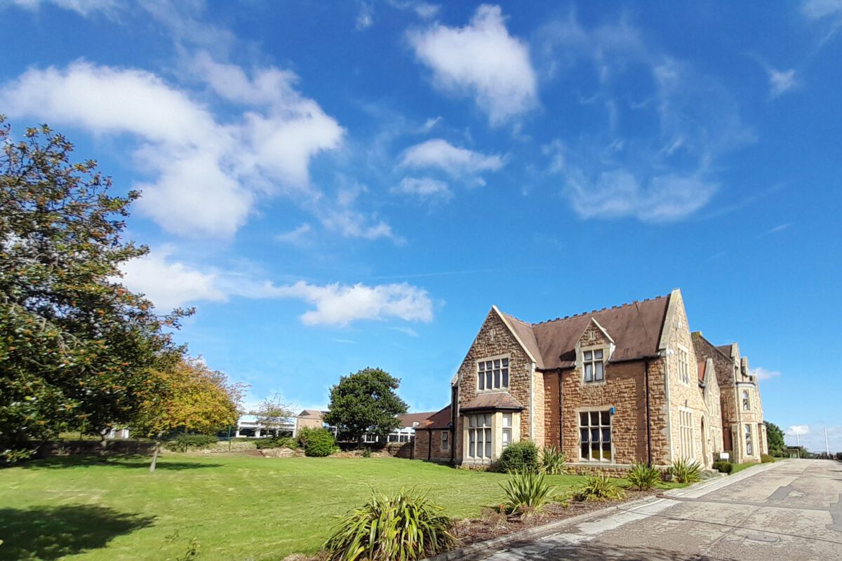 New academic year begins at Queen Elizabeth's Academy - Queen Elizabeth ...